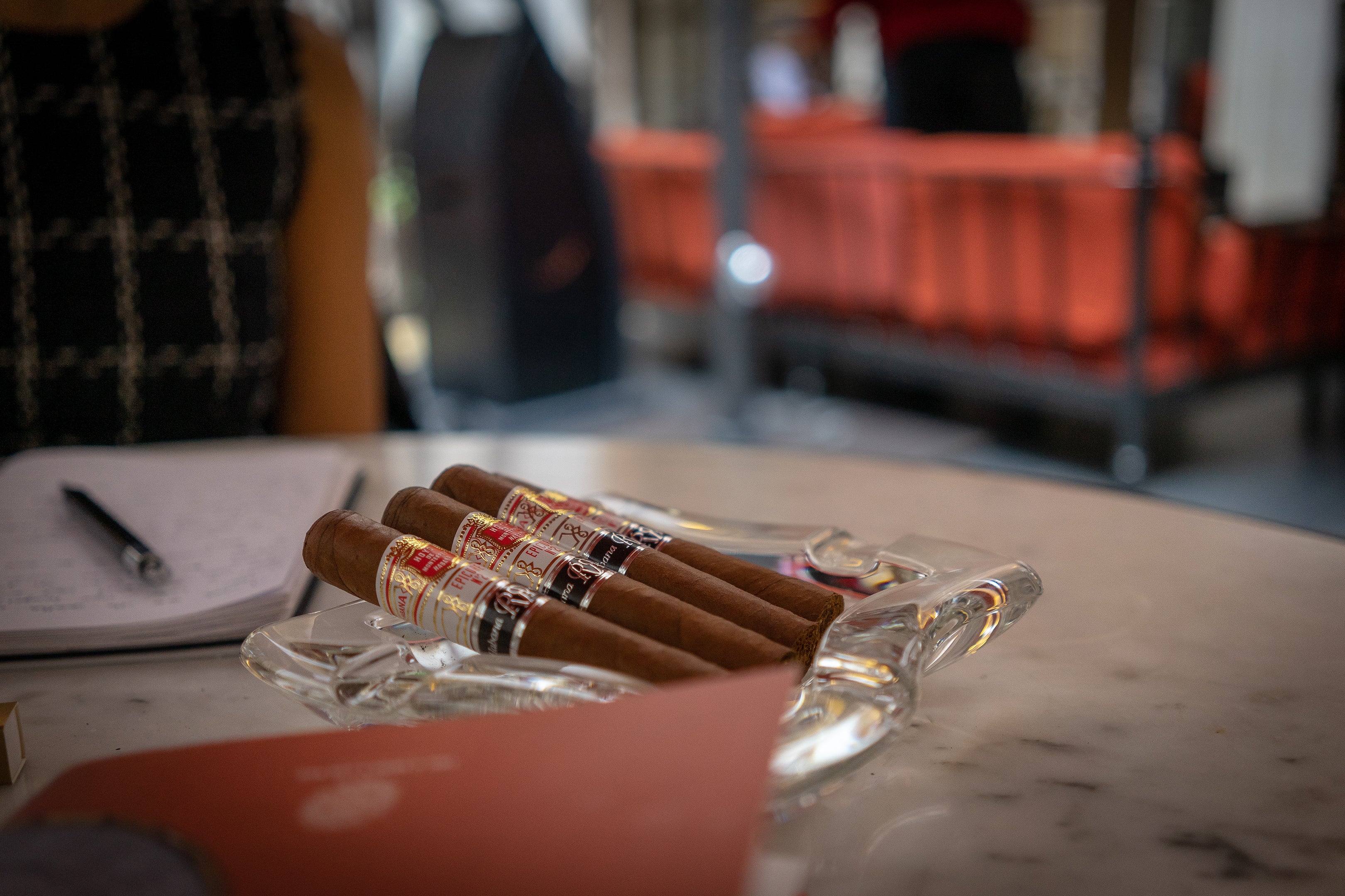 Ash from Cuban Cigars: Essential Tips to know – EGM Cigars