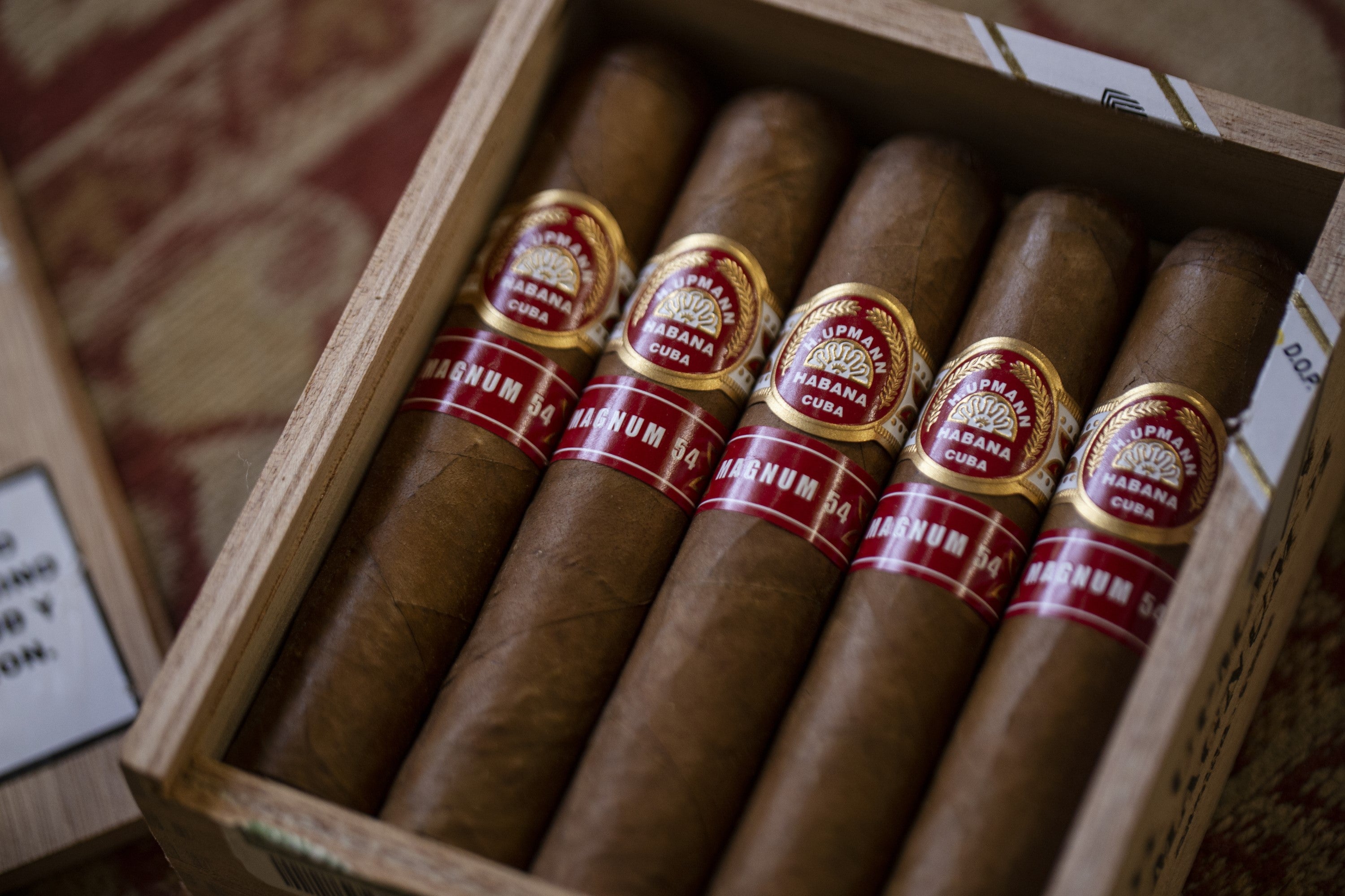 H. Upmann Magnum 54 Cigar Review – EGM Cigars