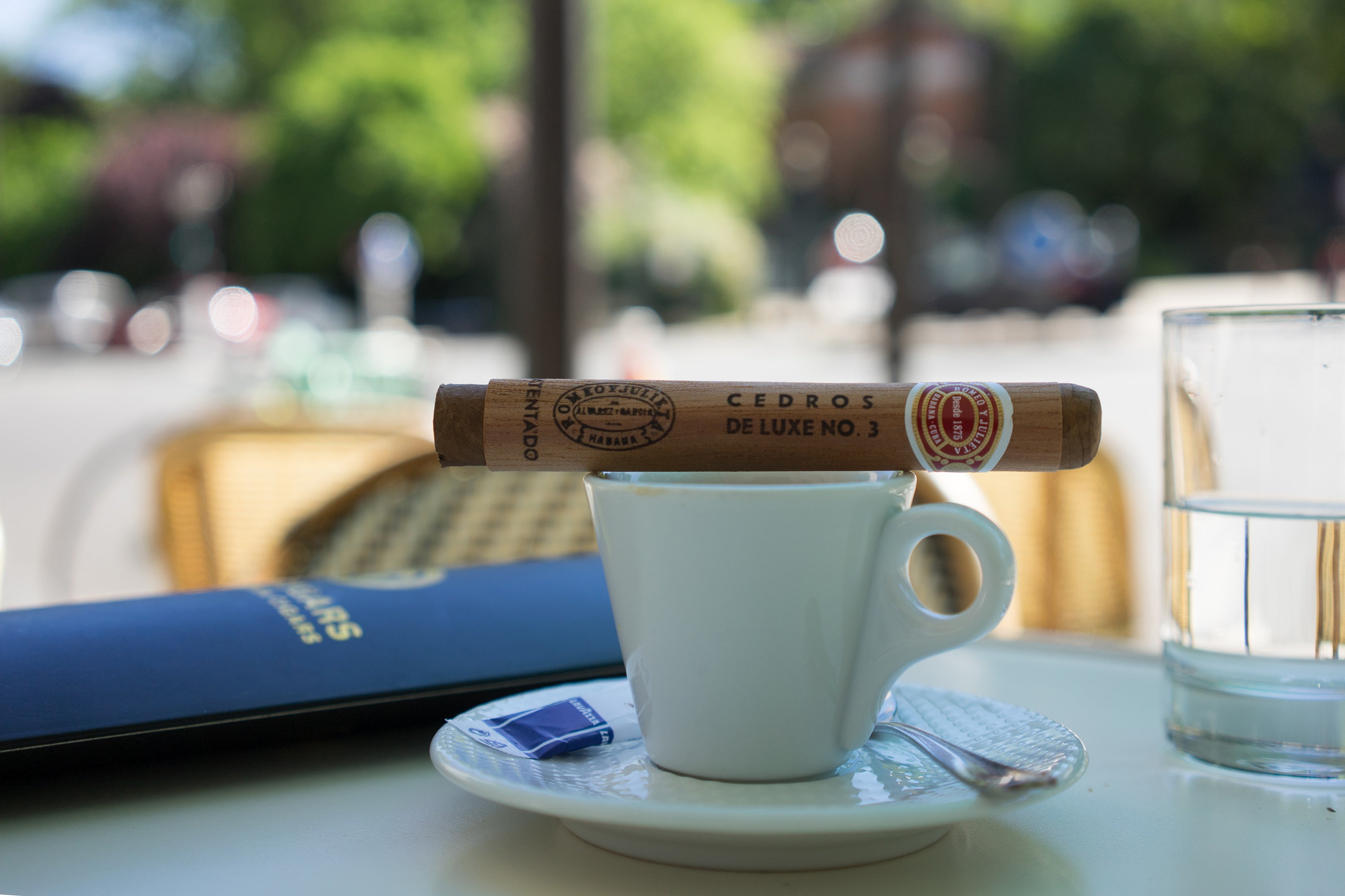 The Secret Rules to Cigar Smoking in Public – EGM Cigars